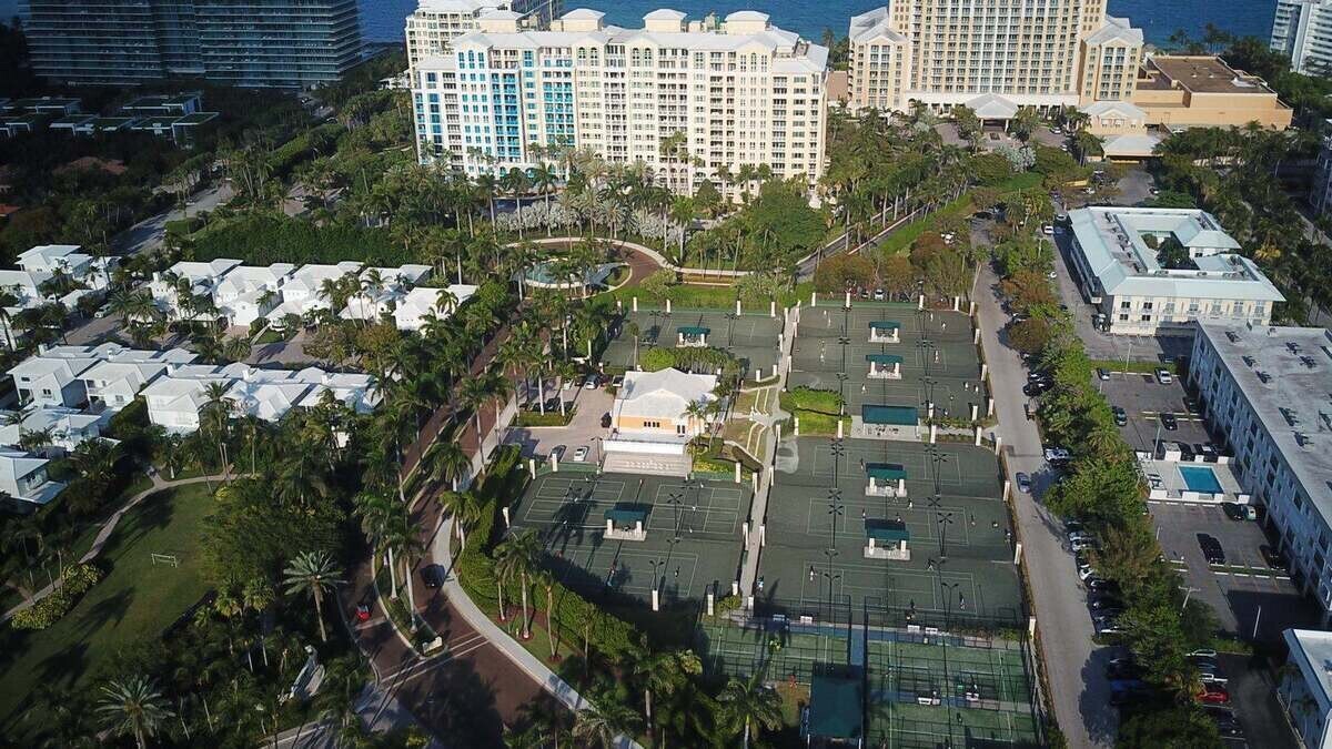 Ritz-Carlton Racquet Garden, Key Biscayne